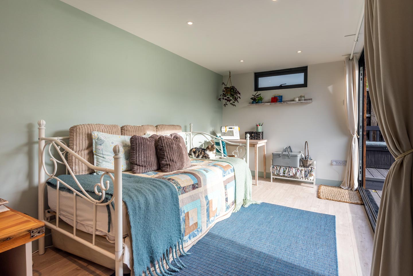 Guest Garden Room - Outsiders Garden Rooms