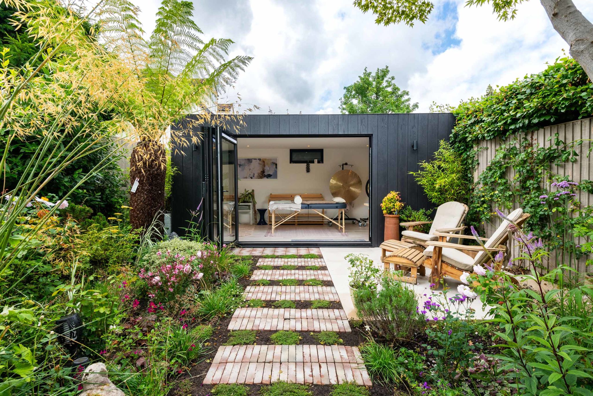 Sound Therapy Studio - Outsiders Garden Rooms